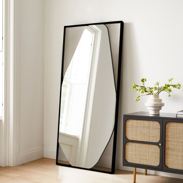 Mirrors – Perfect Pieces